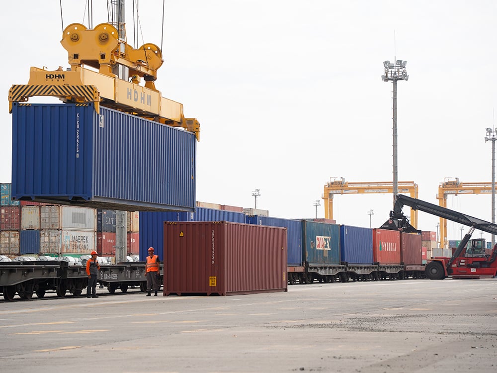 Puerto Seco: Qué es, beneficios y su impacto en la logística